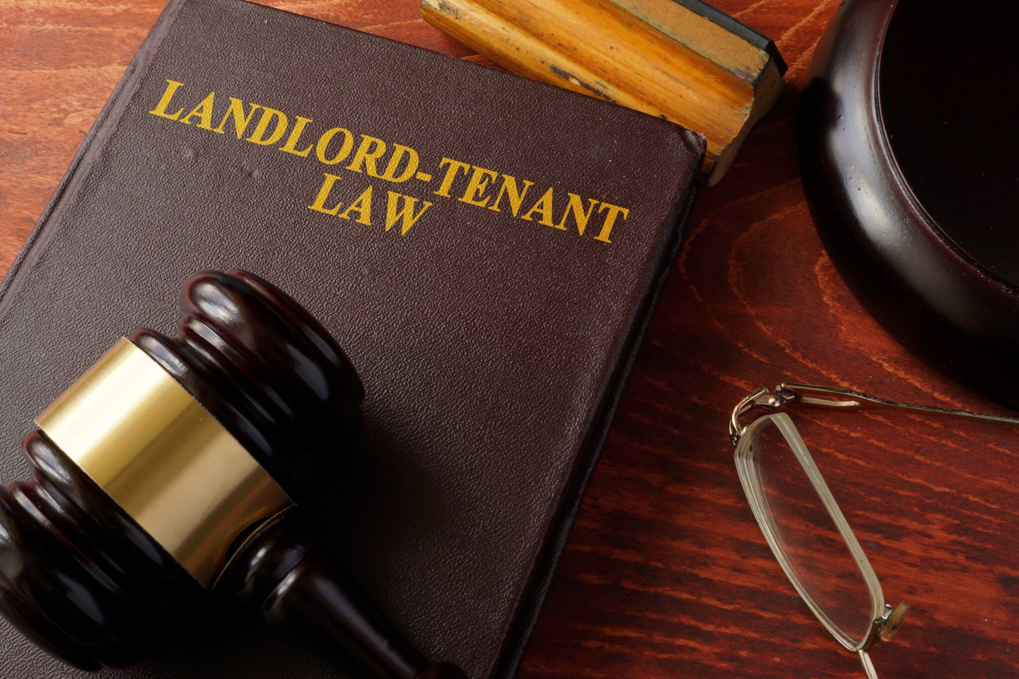 What is a Holdover Tenant: A Full Breakdown